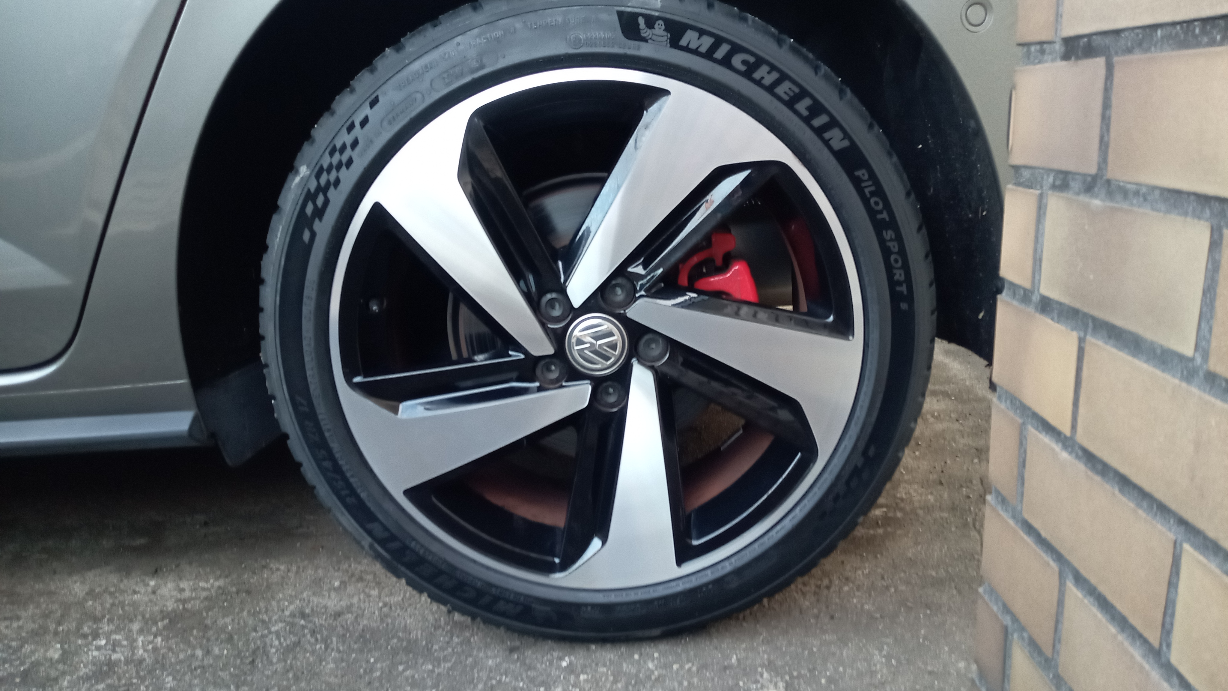 MICHELIN PILOT PILOT SPORT 5の評判・評価・ユーザーレビュー一覧 | タイヤの通販 販売と交換/交換予約のTIREHOOD